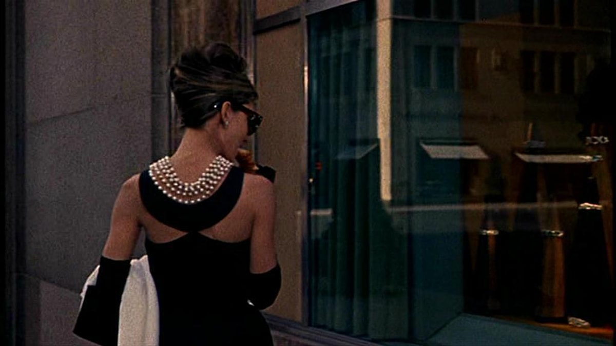 Audrey Hepburn'ün Breakfast at Tiffany's Filmindeki En Güzel 30 Hali ...