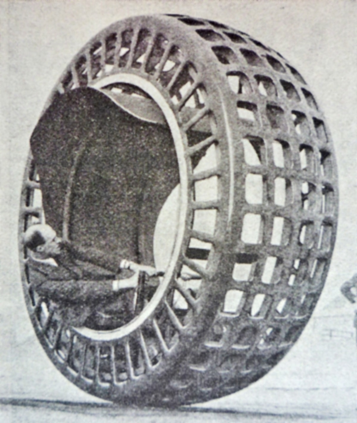 10 Fotoğrafla İlginç Bir Araç Tasarımı : The Dynasphere - Onedio