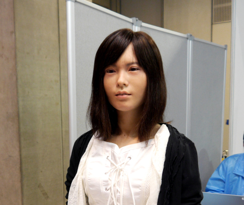 Ultra Gerçekçi Mimiklere Sahip Android Robot: Asuna - Onedio