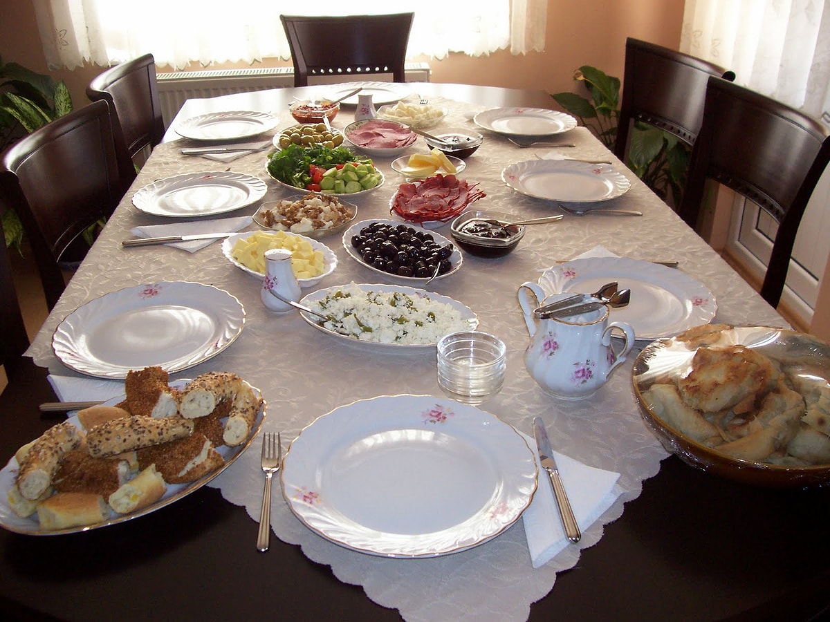 Çeken Bilir! Acı Ama Gerçek Yanlarıyla Bayramlarda Evin "Yetişkin Kızı ...