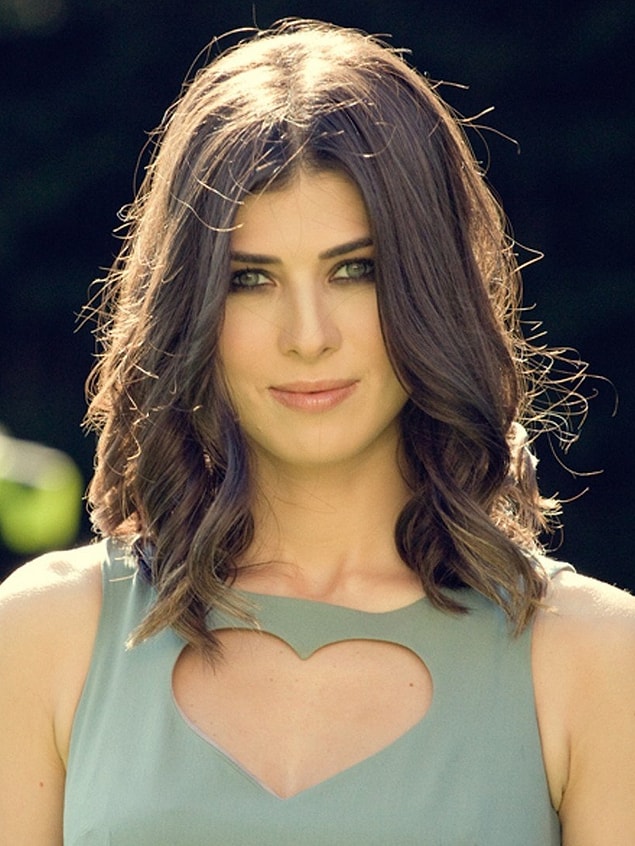 Zap Yapmanızı Durduracak Kadar Ekrana Yakışan 29 Kadın Haber Spikeri