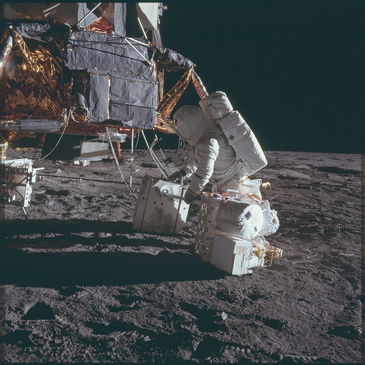 NASA'nın Aya İnişle İlgili Yayınladığı Yüksek Çözünürlükte 29 Fotoğraf ...