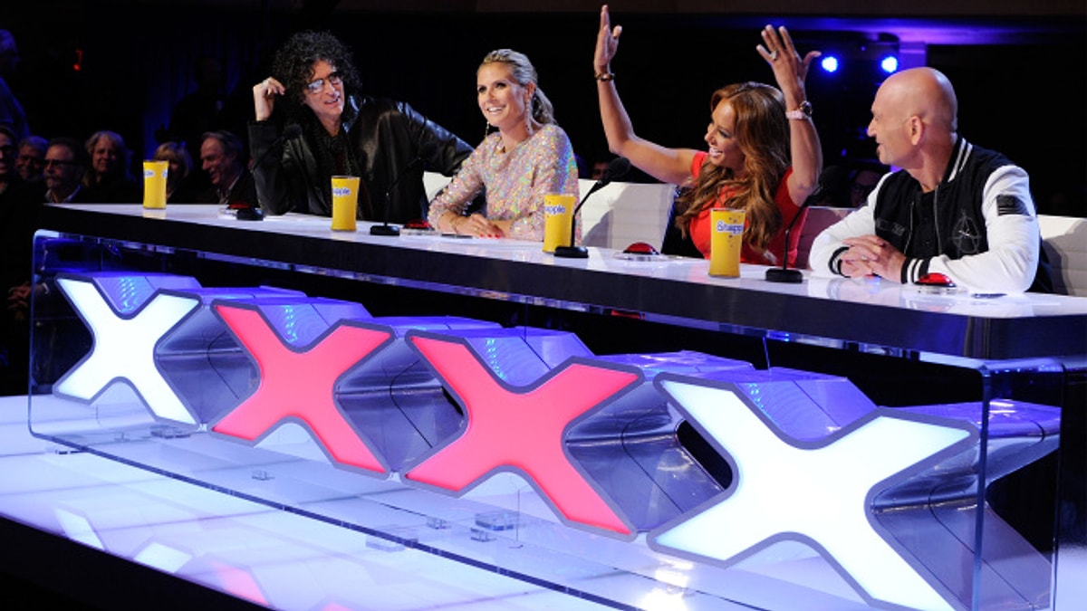 14 Things People Who Hate Watching TV Have In Common! - Onedio