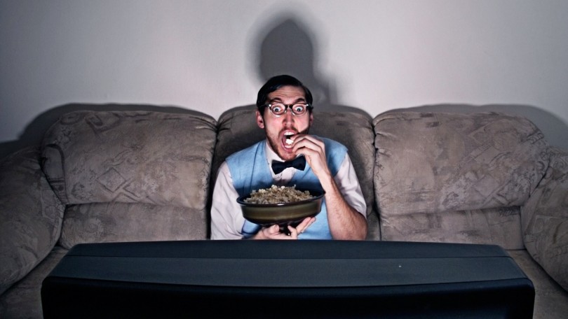 14 Common Characteristics of People Who Hates Watching TV - Onedio