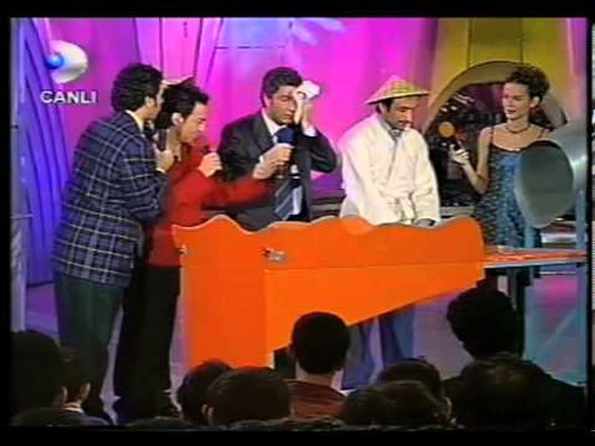 Bir Dönem Pazar Akşamlarını İple Çekenlerin Televizyon Eğlencesi ...