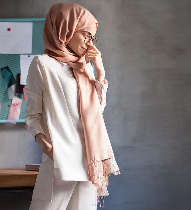 Tarzıyla Instagram'da Fırtınalar Estiren 17 Muhafazakar Moda Bloggerı