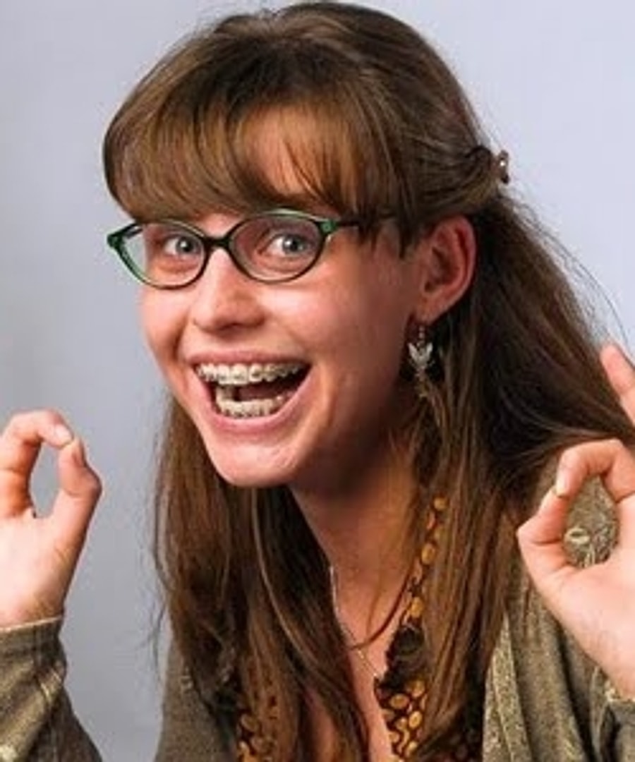 19 Faces Of 'Ugly Betty' Adaptations Around The World - Onedio