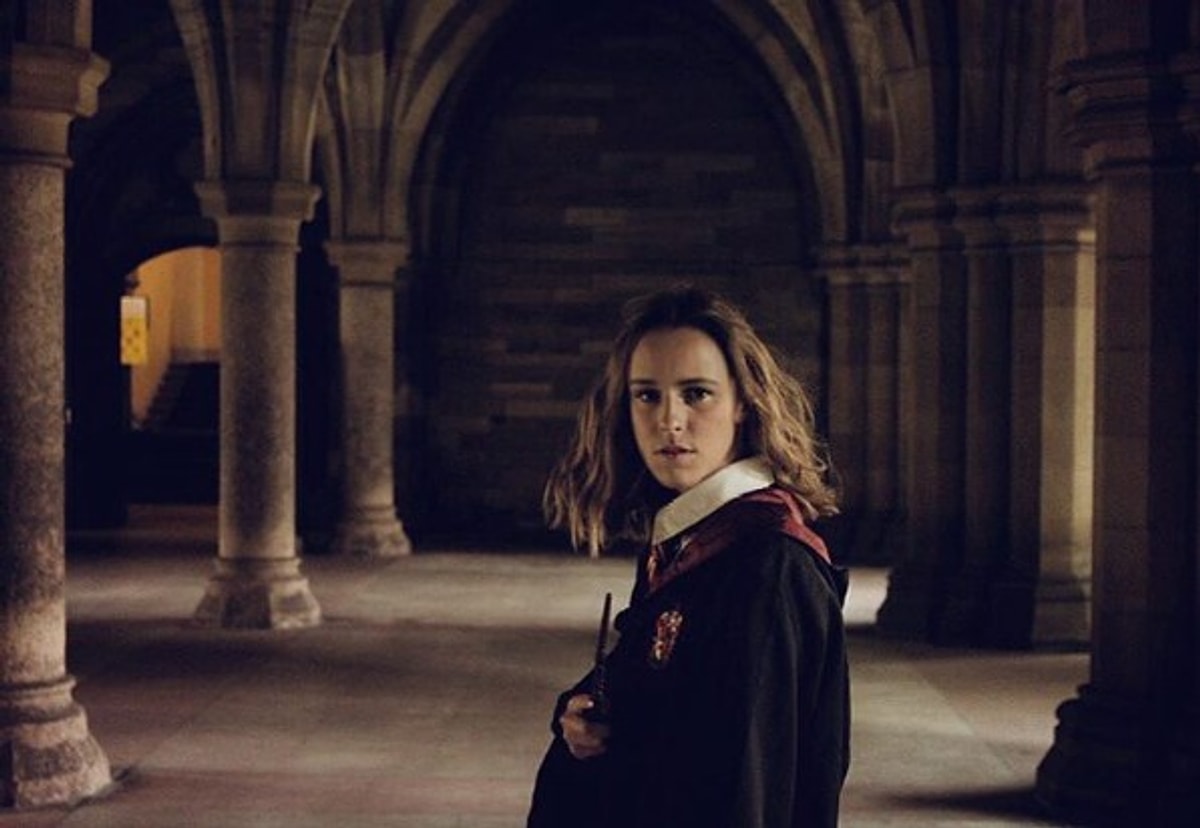 Emma Watson'ın Aynada Görse Kendi Sanacağı Tıpatıp Aynısı: Megan ...