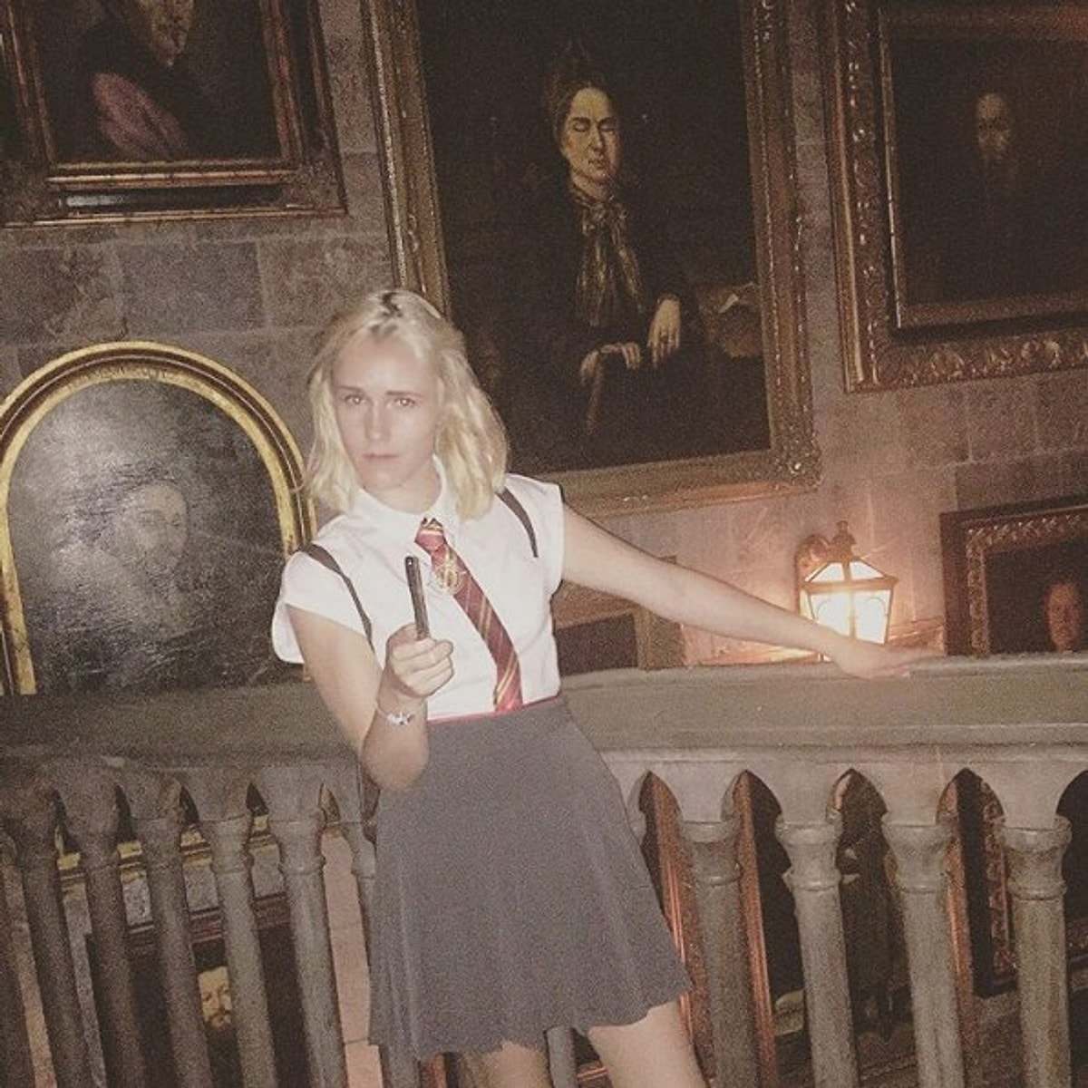 Emma Watson'ın Aynada Görse Kendi Sanacağı Tıpatıp Aynısı: Megan ...