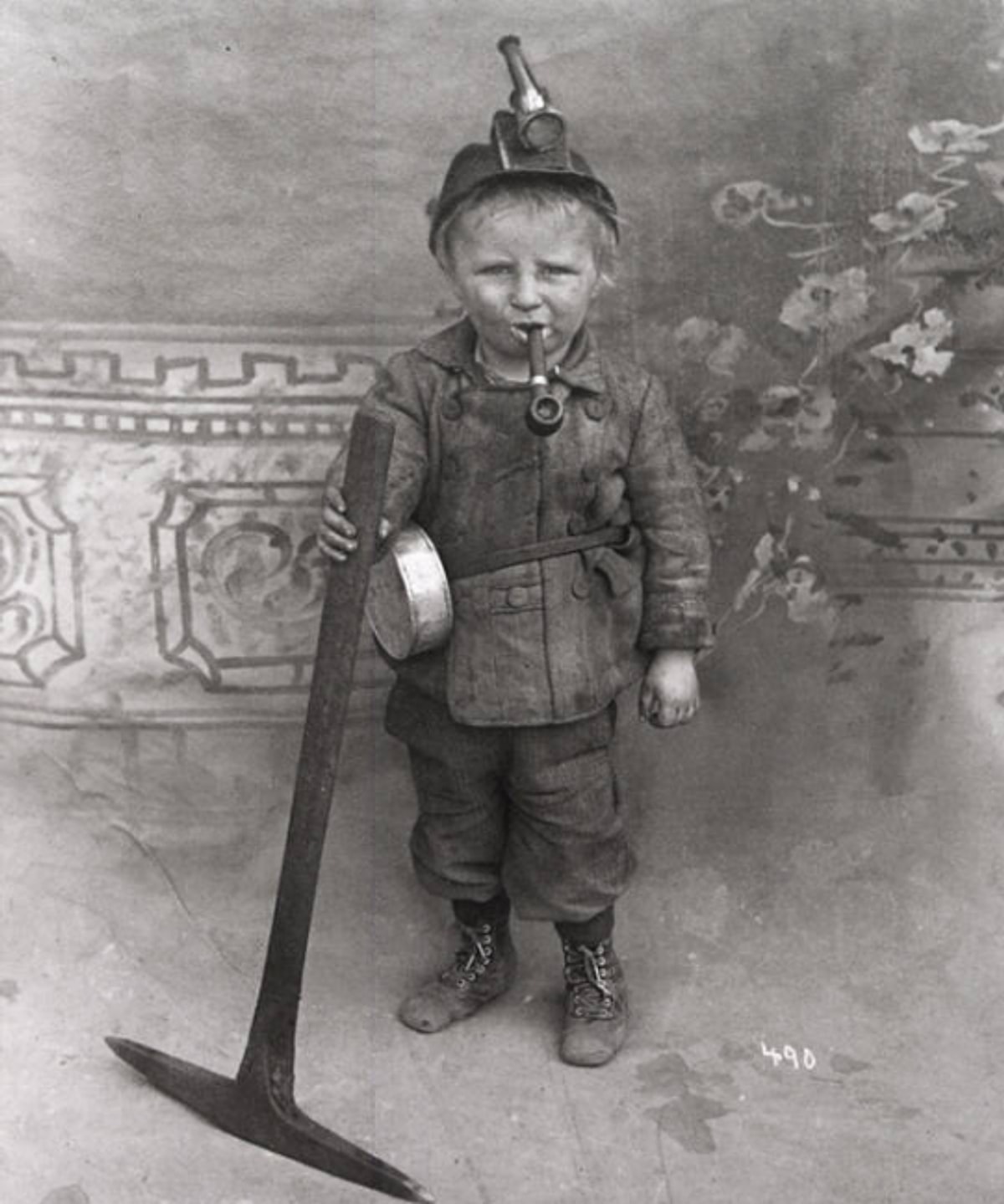 20 Iconic Photos From The 20th Century And The Amazing Stories Behind ...