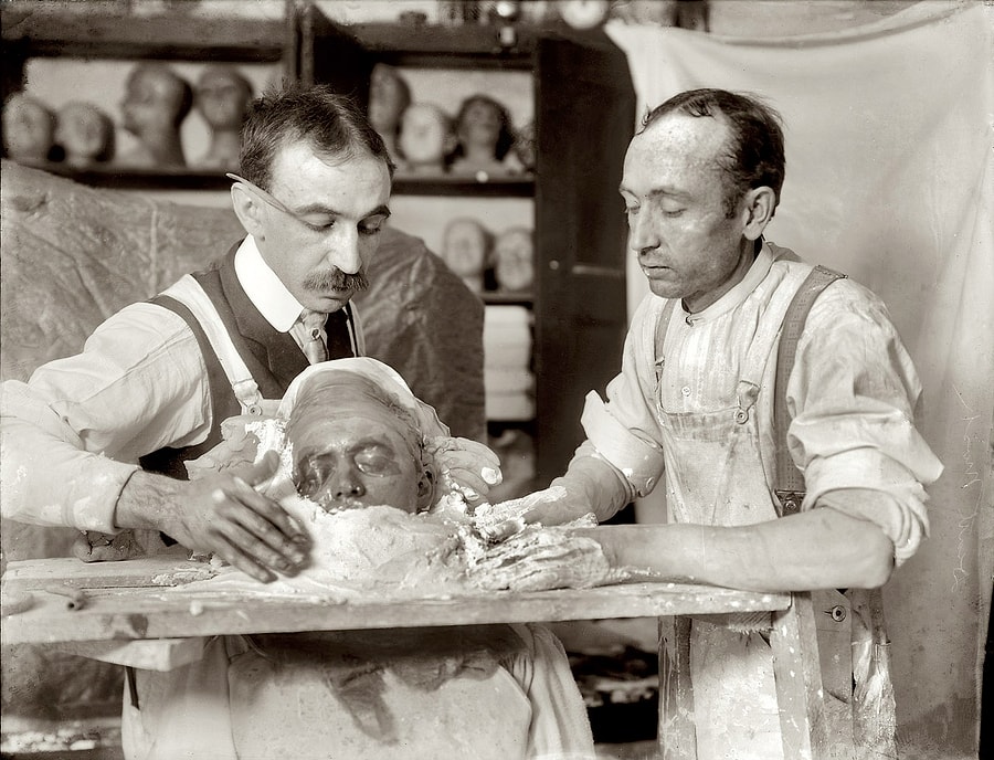 20 Iconic Photos From The 20th Century And The Amazing Stories Behind ...