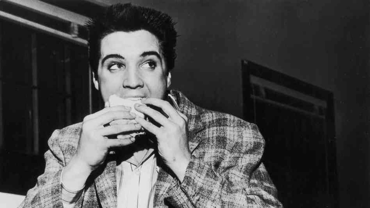 40 Yıl Önce Yaşama Veda Eden Elvis Presley 'Geçen Yıl 27 Milyon Dolar ...