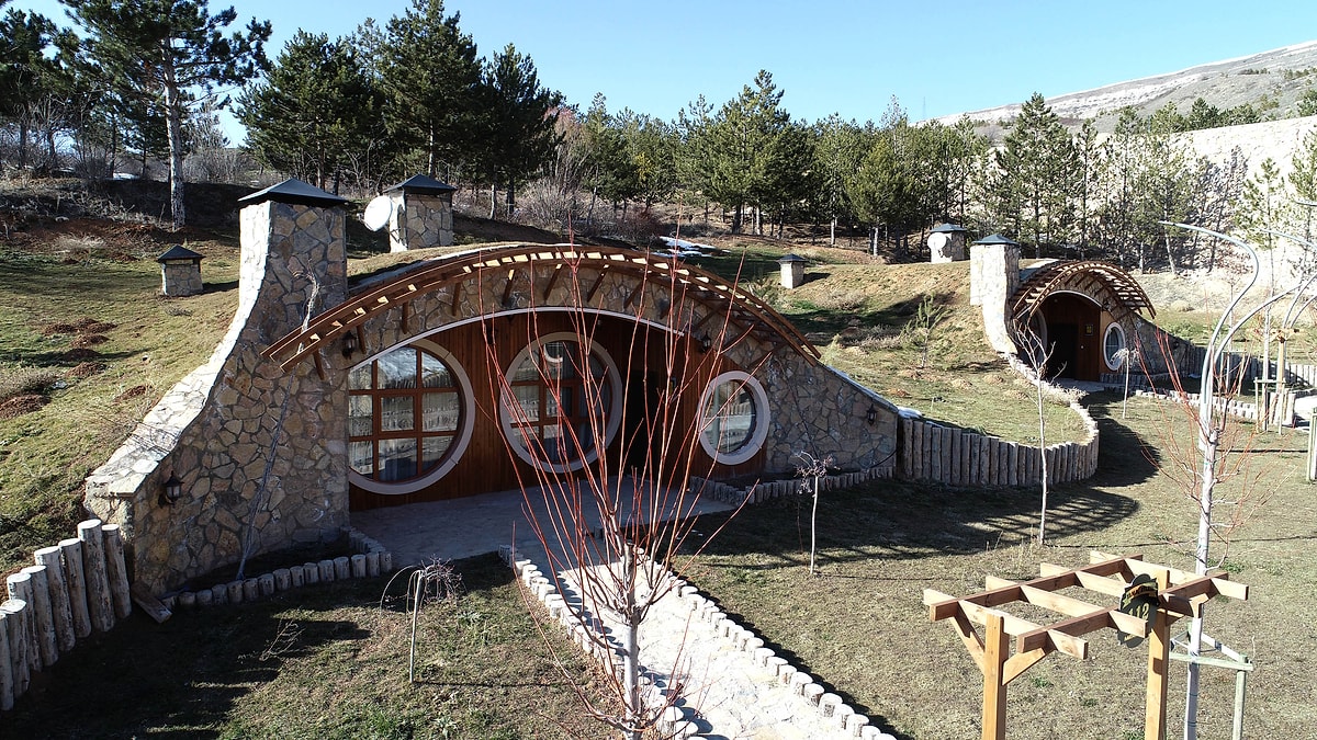 Yüzüklerin Efendisi Sivas! 'Hobbit Evleri' Hizmete Açıldı - Onedio