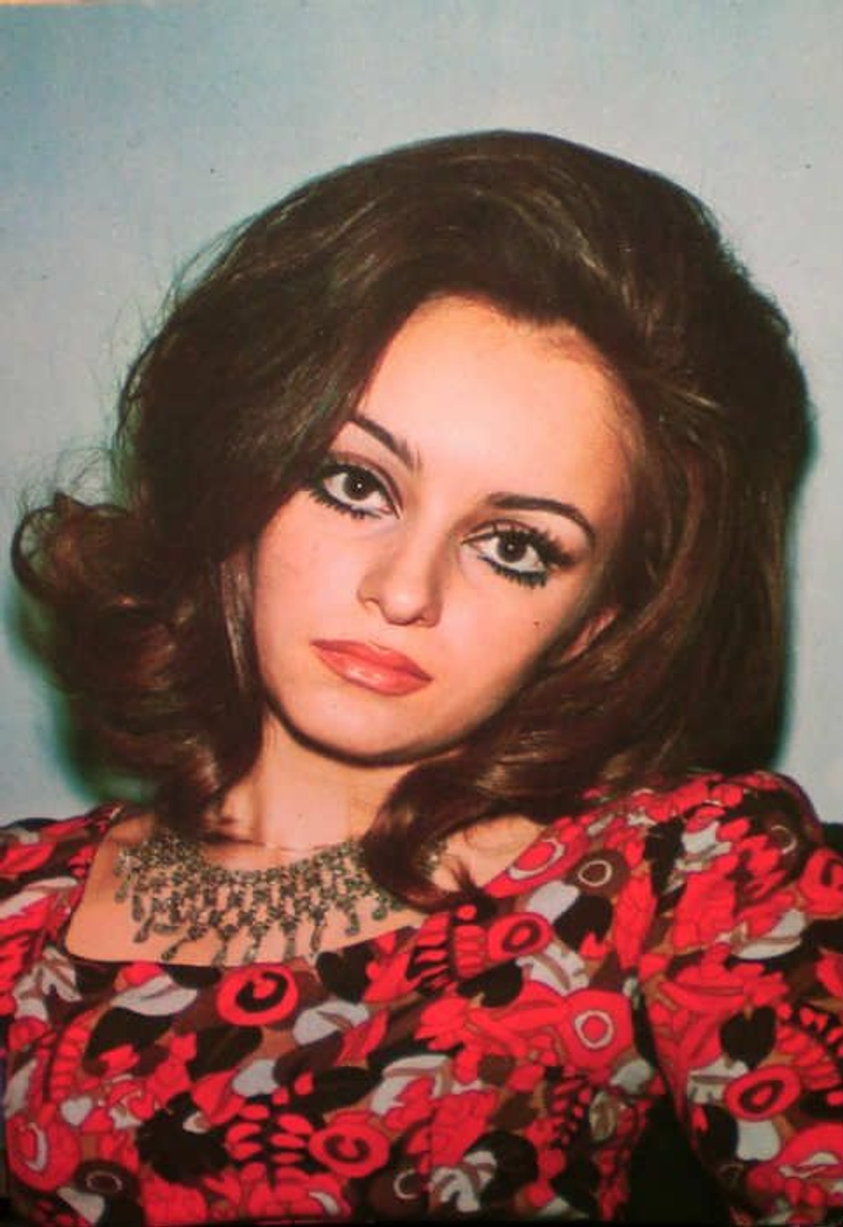 Güzelliğiyle Herkesi Kendine Hayran Bırakan Arzu Okay 70'li Yılların ...