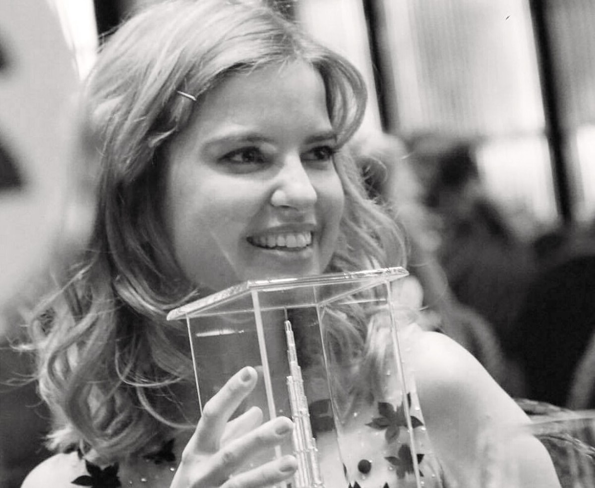 Orta Doğu'nun En Başarılı Kadın Sanatçılarından Biri Olan Ödüllü Ressam ...