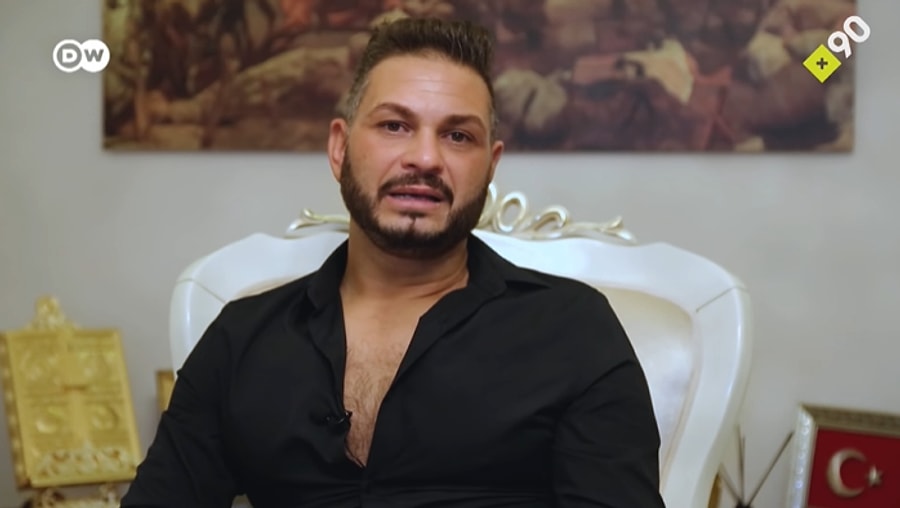Zenne Azad Kaan Anlatıyor: Zenne Olmak Ne Demek? - Onedio