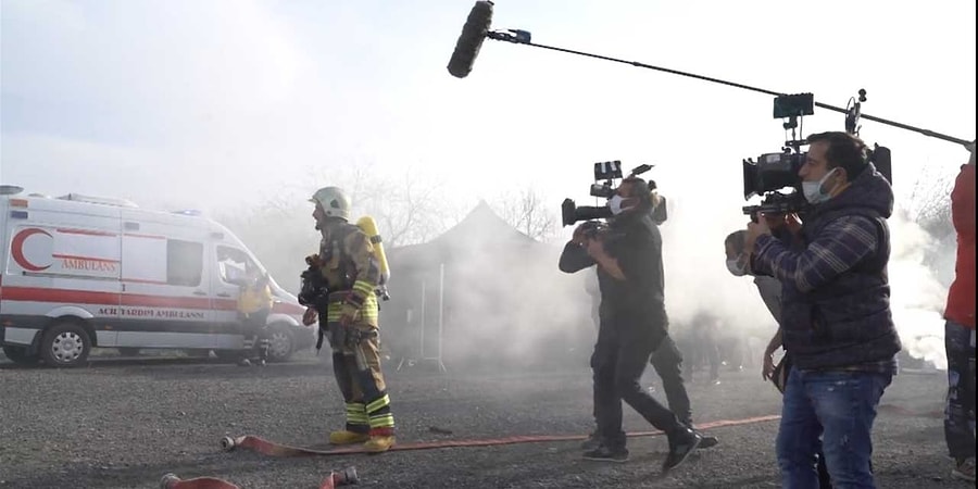 Kırmızı Kamyon Tanıtım Filmi Yayınlandı! Kırmızı Kamyon Konusu Nedir ...