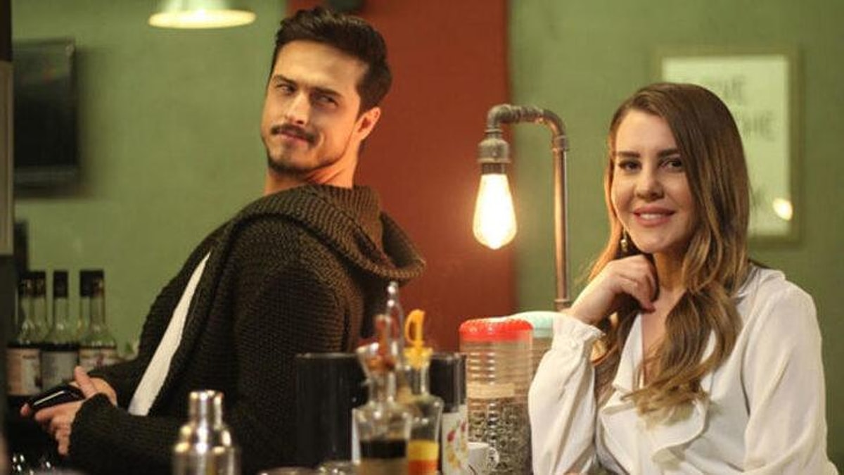 Tatlı Bela Konusu Nedir? Tatlı Bela Filmi Oyuncuları Kimlerdir? - Onedio