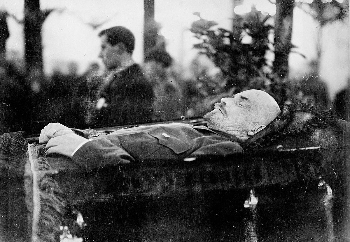 Vladimir Lenin Kimdir? Vladimir Lenin'in Hayatı ve Ölümü... - Onedio