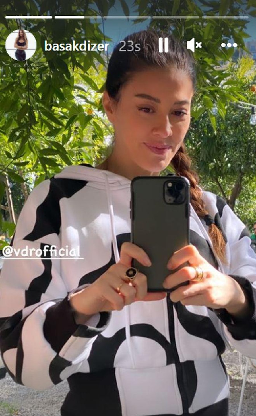 Kıvanç Tatlıtuğ'un 5 Aylık Hamile Eşi Başak Dizer'den Hamilelik Pozu ...