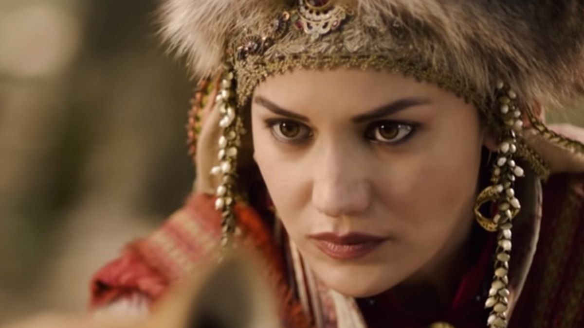 Fahriye Evcen'in Oynadığı Akça Hatun'un Gerçekte Babası Kimdir? Tarihte ...