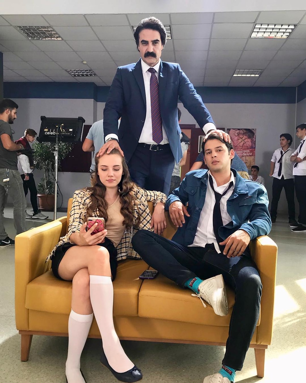 Hakim dizisi Deniz'i canlandıran Eslem Akar kimdir - Onedio