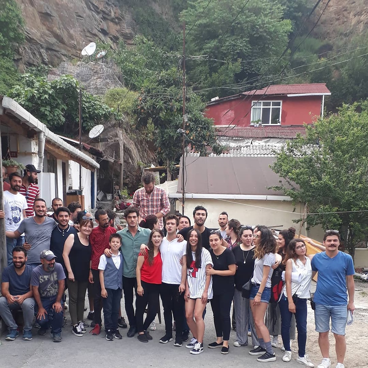 Sadakatsiz'in Ali'si Alp Akar Ezel dizisinde. - Onedio