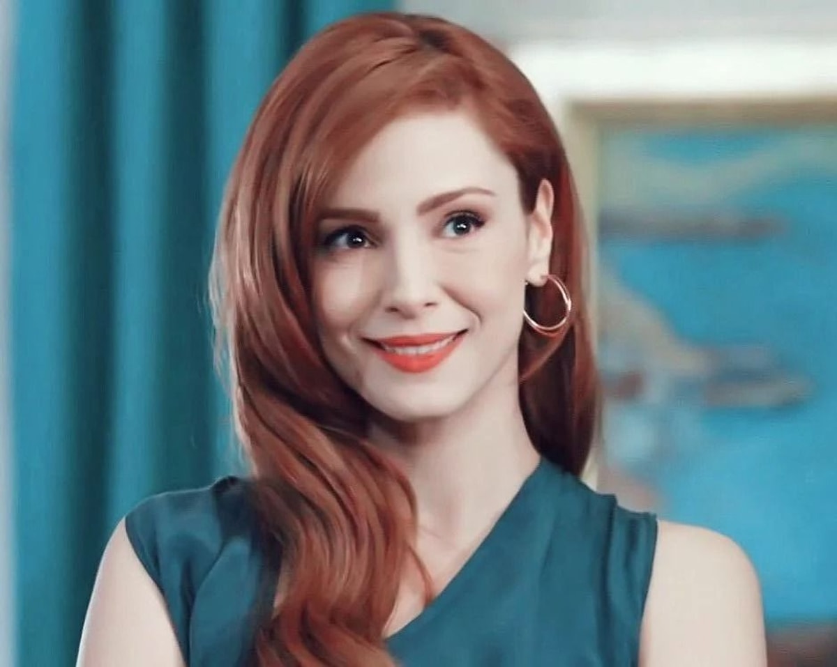 Mine Tugay Kimdir? Mine Tugay Nereli ve Kaç Yaşında? Mine Tugay Evli mi ...