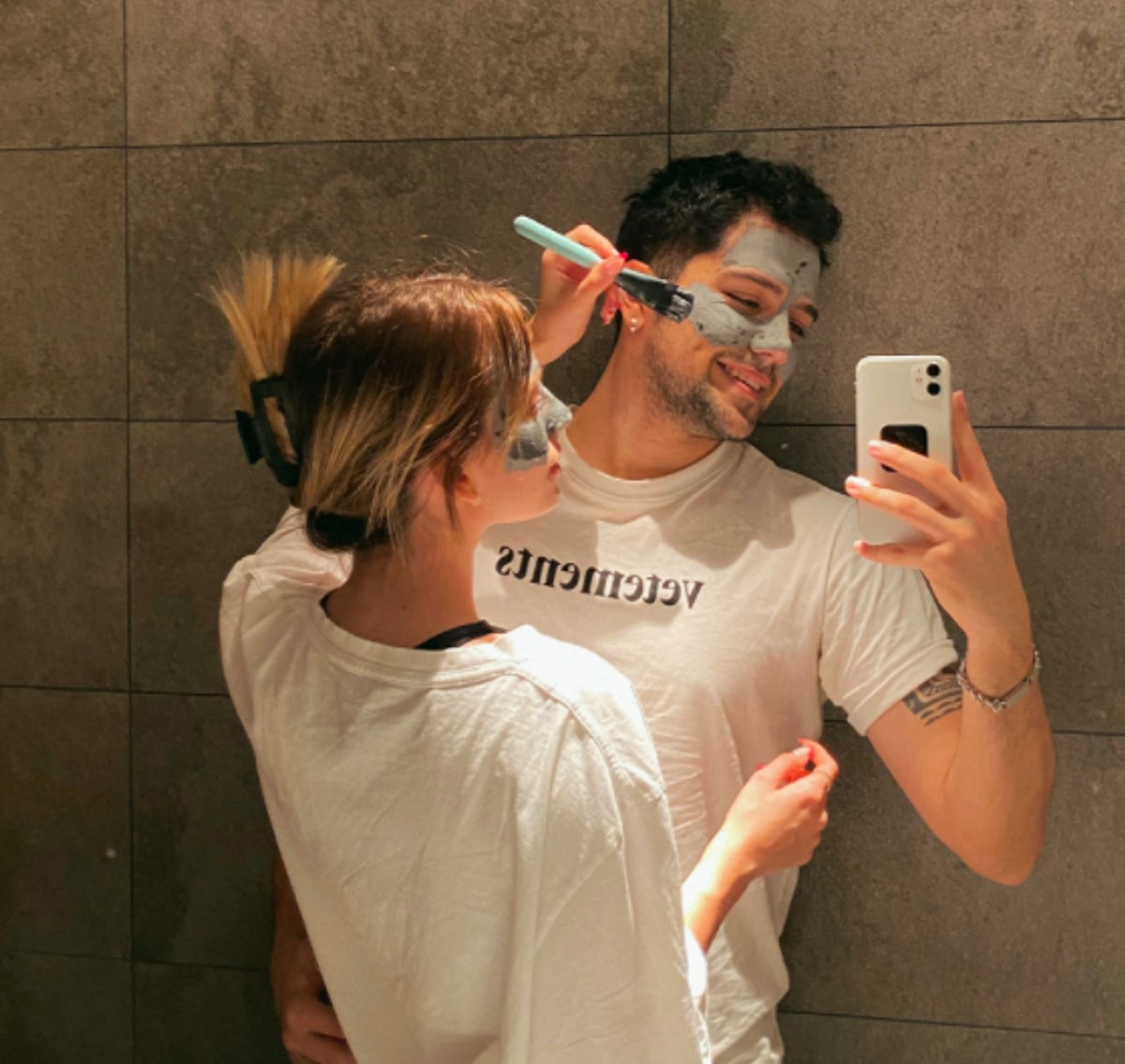 Cemre Solmaz ile Oyuncu Emre Aslan Birlikte! - Onedio