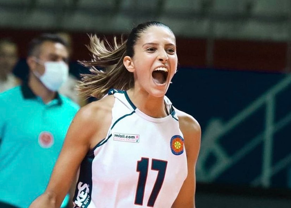 Derya Cebecioğlu Kimdir? - Onedio