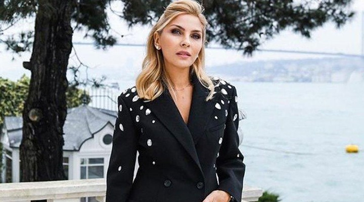 Arzu Sabancı, Oğulları Hakan Sabancı ve Hacı Sabancı'yı İkiz Gibi ...