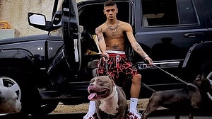 Çakal Kimdir, Kaç Yaşında? Ünlü Rapçi Çakal Vuruldu mu? - Onedio