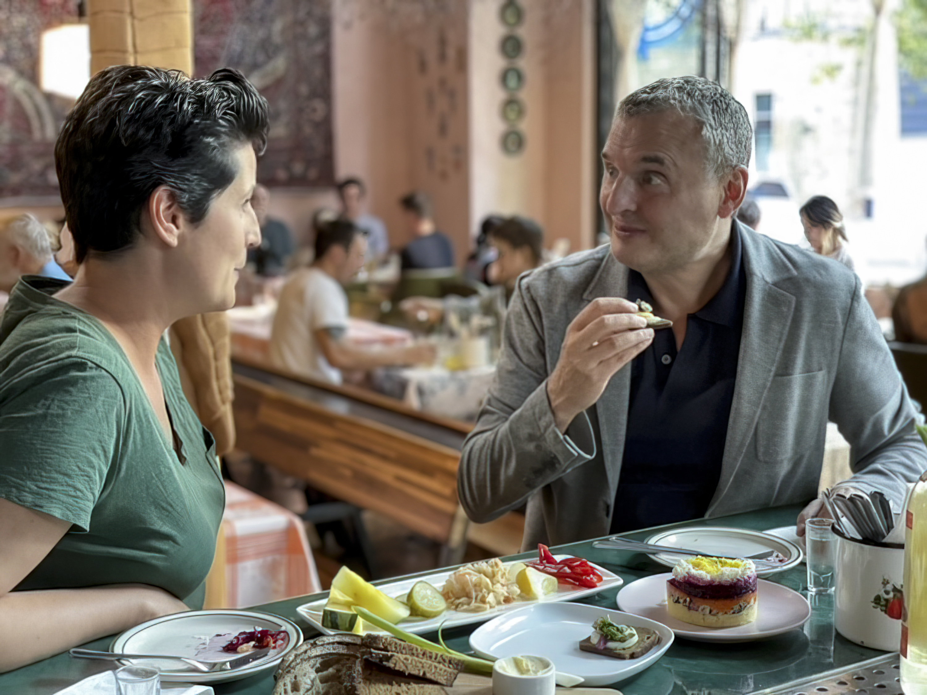 ‘Somebody Feed Phil’ Season 5 Officially Premieres on Netflix - Onedio