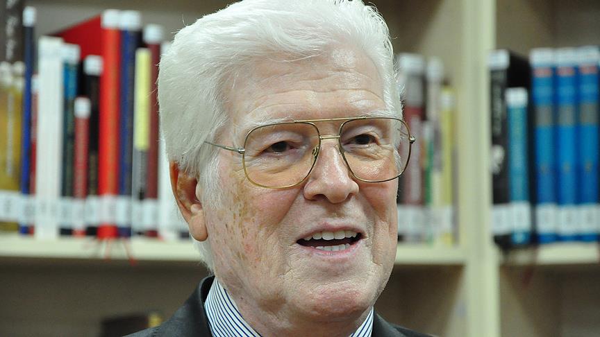 İzzet Günay Kimdir, Kaç Yaşında? İzzet Günay Hangi Yapımlarda Rol Aldı ...