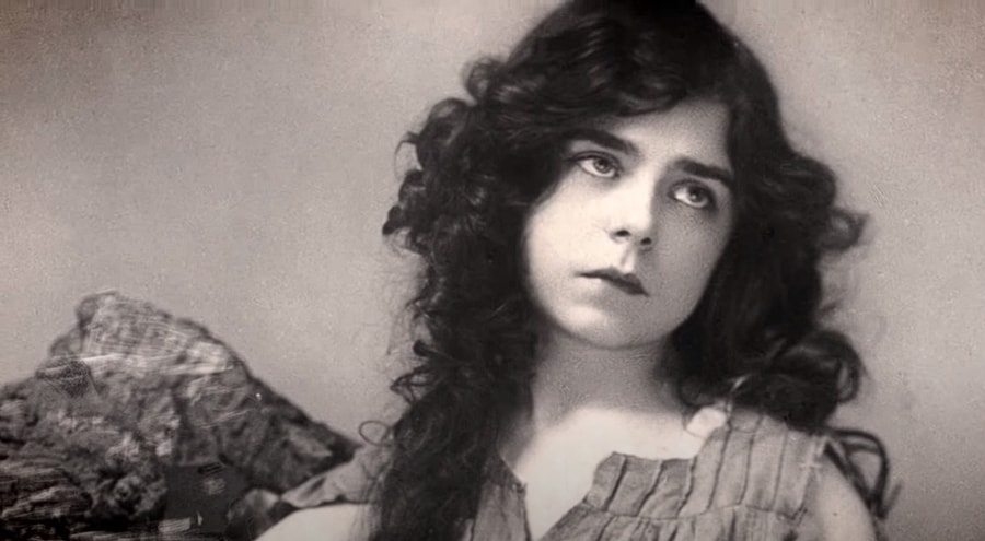 İnsanların Eski Fotoğraflarda Gülmemesinin Sebebi - Onedio