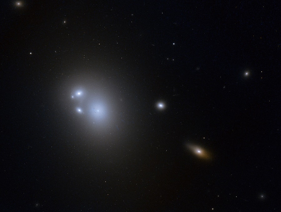 Evrendeki En Büyük 10 Kara Delik - Onedio