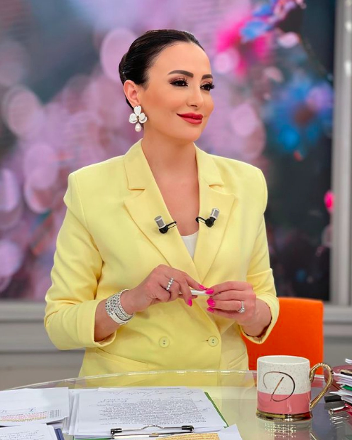 Didem Arslan Konuğunun Kıyafetini Eleştirdi! - Onedio