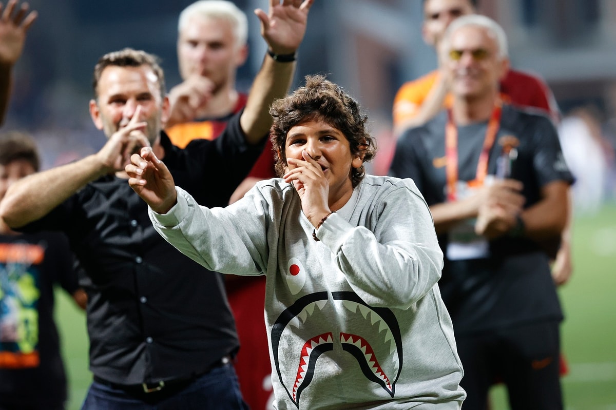 Tedavi Süreci Sonrası Hem Babası Okan Buruk'a Hem de Galatasaray'a Uğur ...