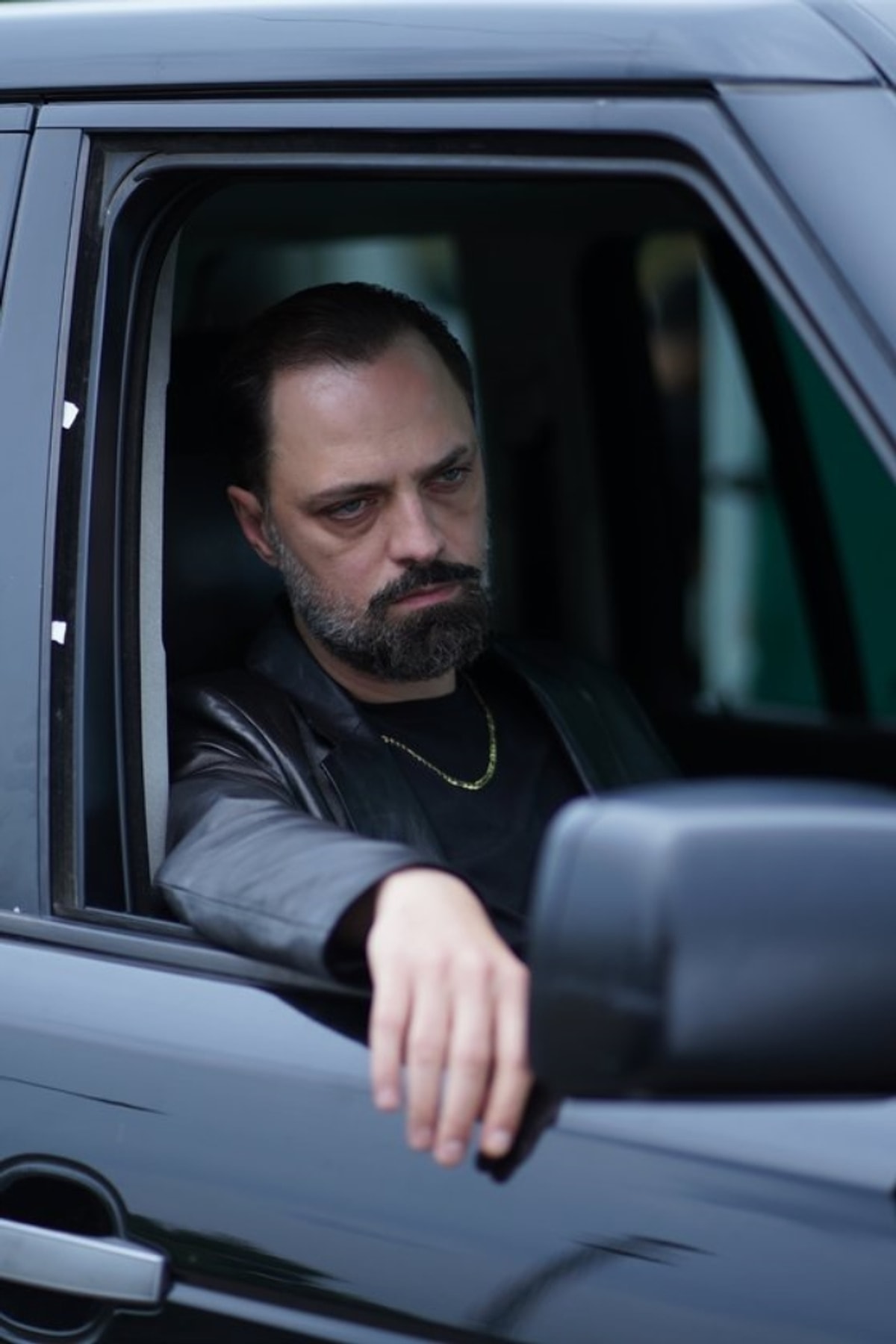 Ertan Saban'ın Kardeşi Kendisi Gibi Oyuncuymuş! - Onedio