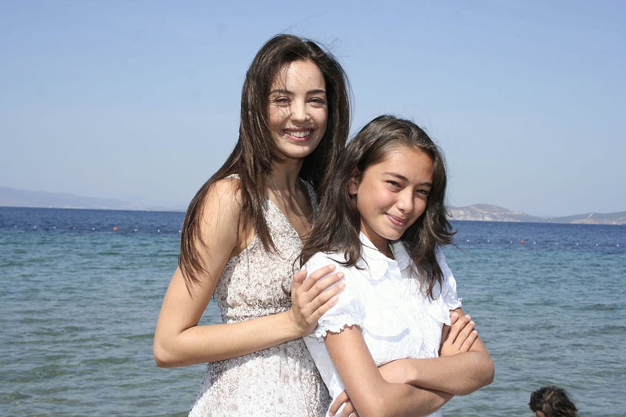 Neslihan Atagül'ün Oynadığı Dizi ve Filmler Neler? - Onedio