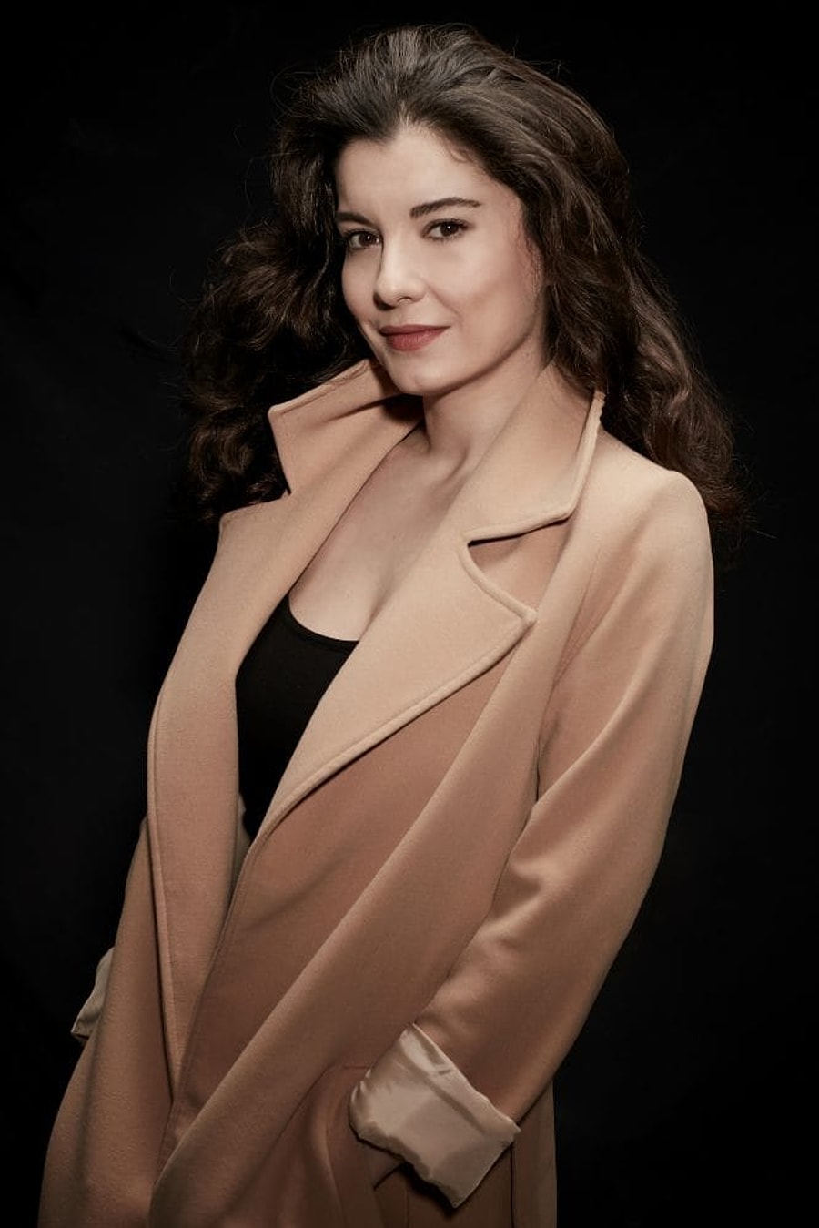 Yalı Çapkını'nın Sultan'ı İrem Altuğ Kimdir? - Onedio