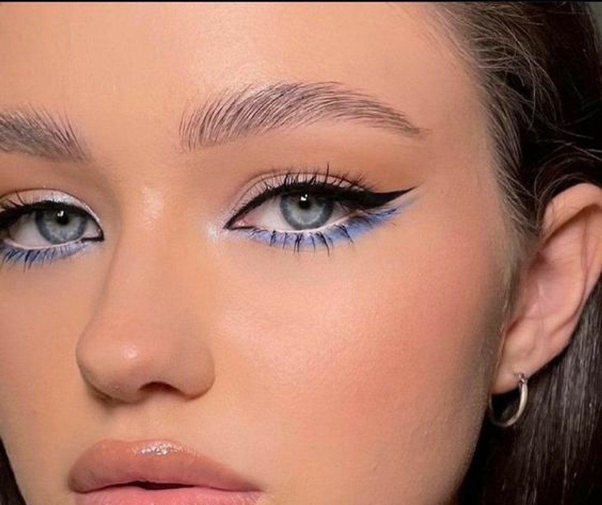 Tüm Gözler Üzerinizde Olacak: Eyeliner ile Yüzünüze Yapabileceğiniz 10 Makyaj Modeli - Onedio