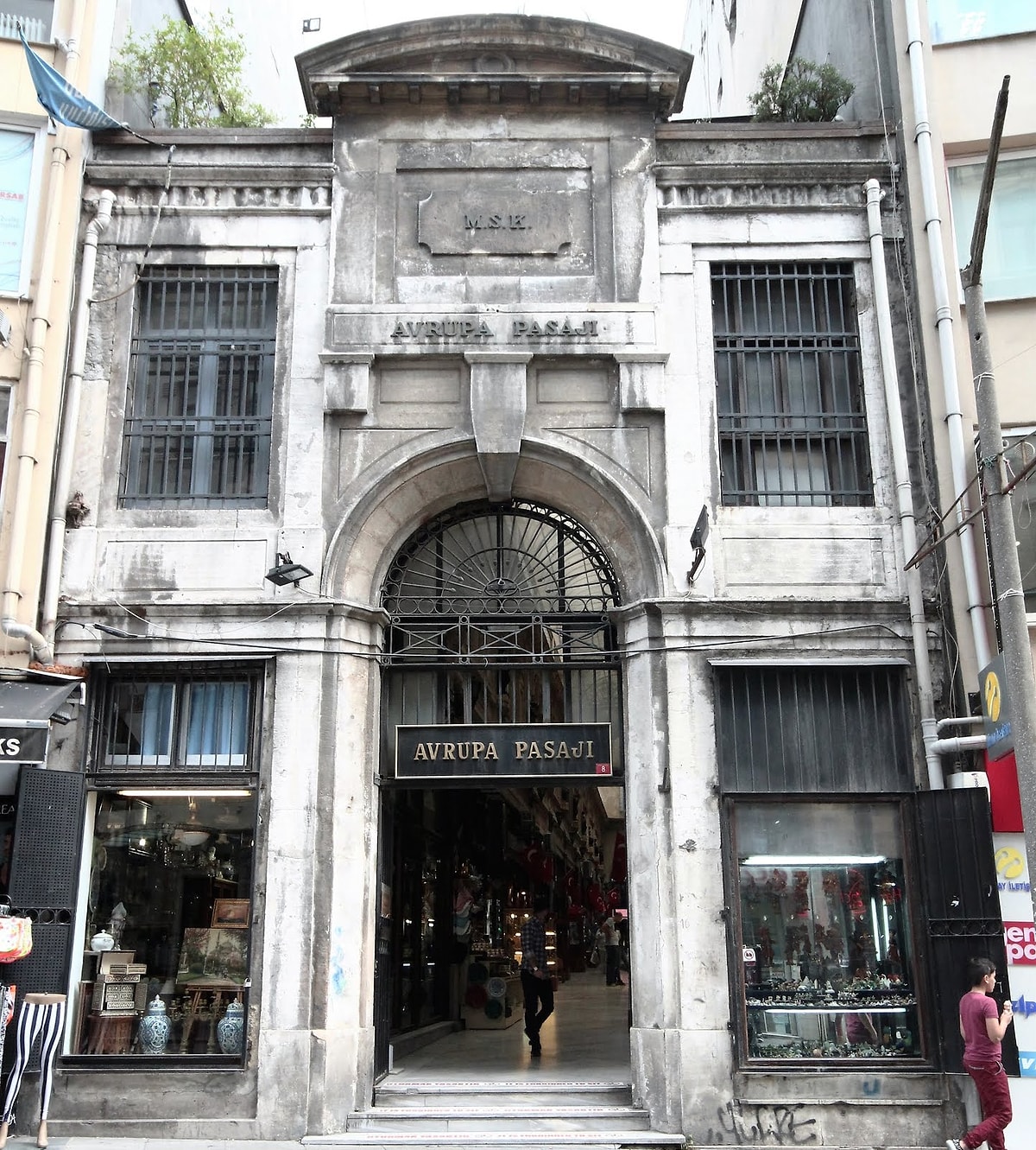 İstanbul'da Mutlaka Gitmeniz Gereken Pasajlar - Onedio