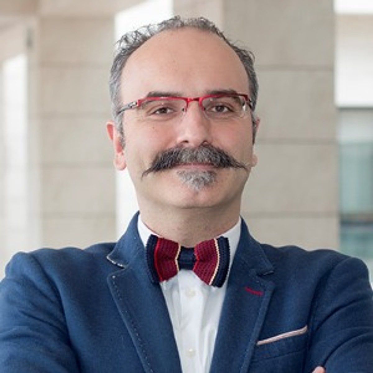 Emrah Safa Gürkan'dan Kitap ve Cahillik Açıklaması - Onedio