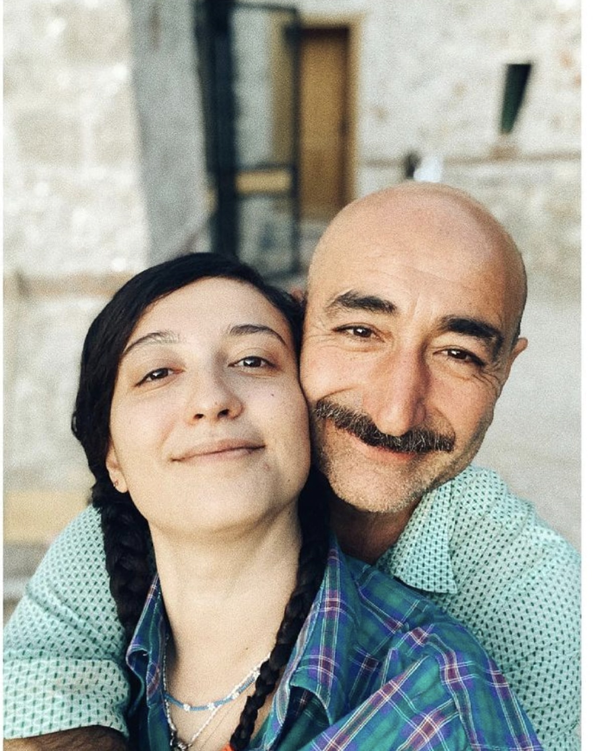 Melike Şahin ve Pek Ortalarda Görünmeyen Eşinin Aşk Dolu Paylaşımı ...