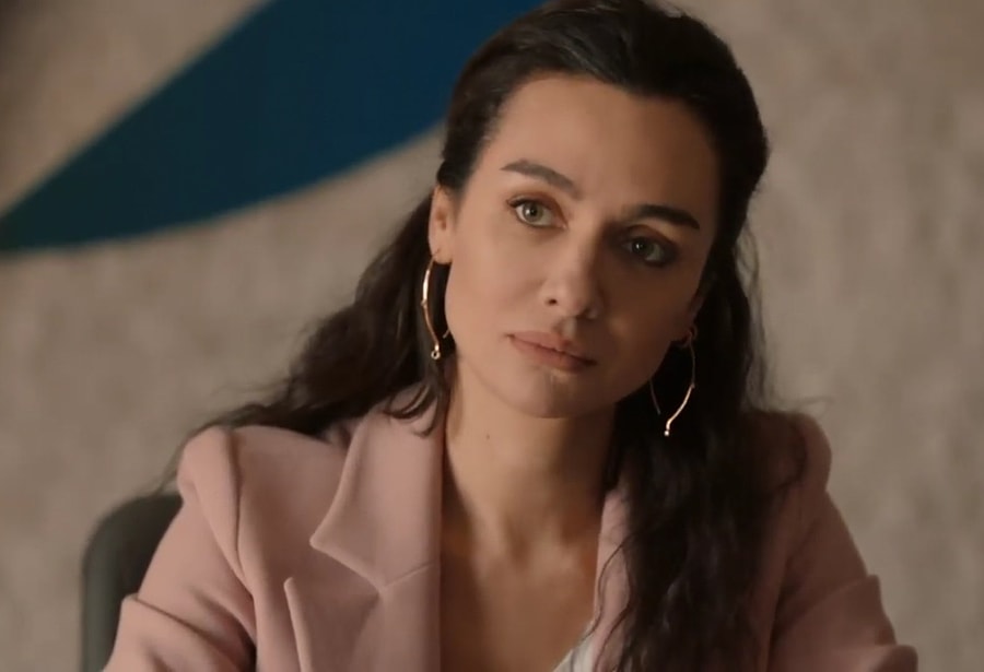 Birce Akalay Yılın En İyi Kadın Oyuncusu Seçildi - Onedio