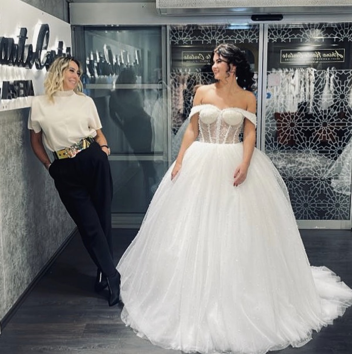 Eski Dansöz Asena, Yeni İşiyle Gündemde - Onedio