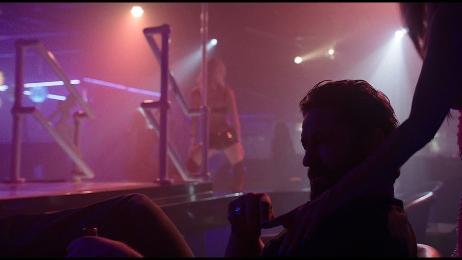 Yanlışlıkla Eş Değiştirme Kulübüne Giren Adam - Onedio