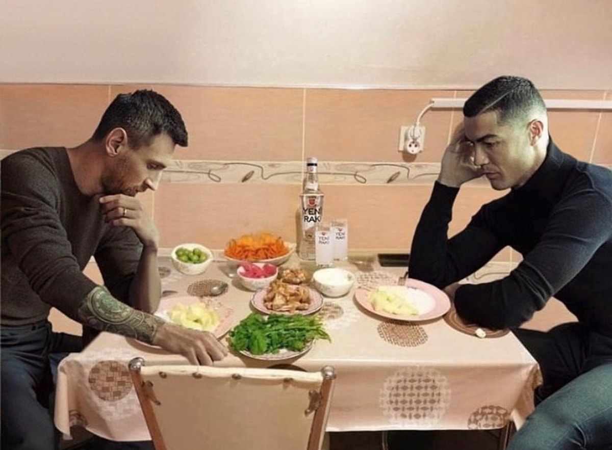 Lionel Messi ve Cristiano Ronaldo'nun İkonik Fotoğrafına Yapılan ...