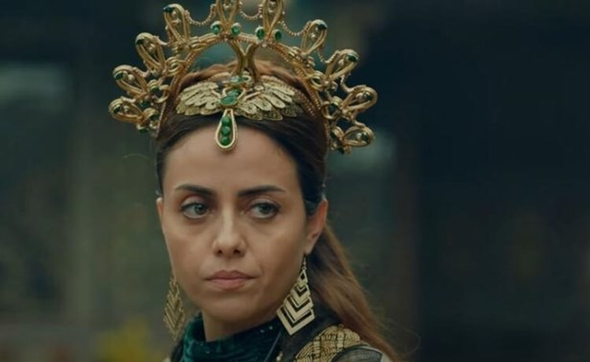 İsmihan Sultanı Kimdir, Deniz Barut Kimdir - Onedio